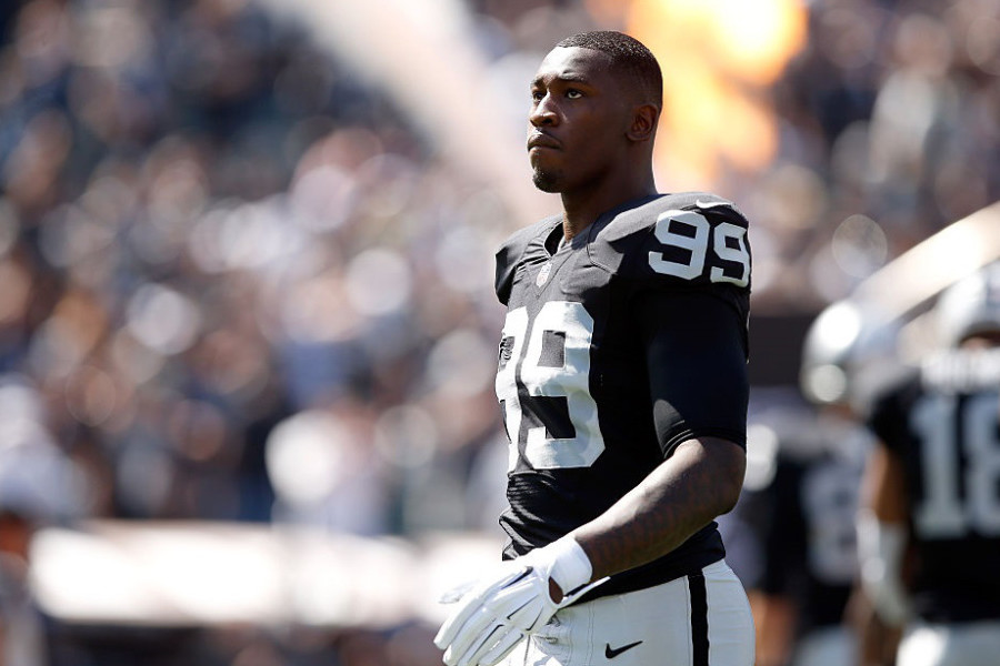 Олдон Смит вернулся в НФЛ спустя 5 лет. Кто он такой и за что его ...