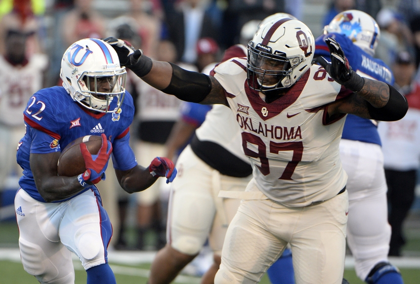 Линейный защиты Чарльз Уокер покинул «Оклахому», чтобы лучше ...