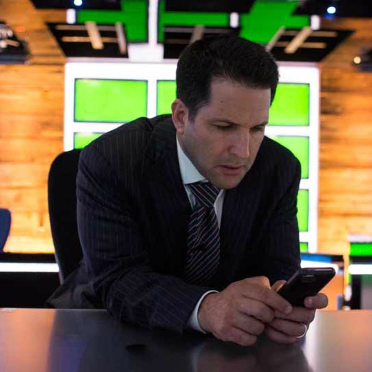 Ведущий инсайдер ESPN отрабатывал драфт удалённо. У его сына был ...